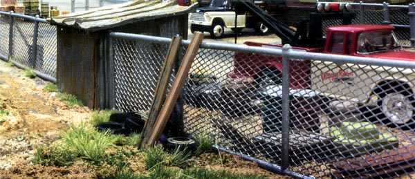 HO-SCALE CHAIN LINK FENCE